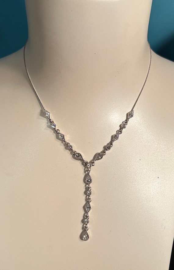 Avon dangling rhinestone necklace - Gem