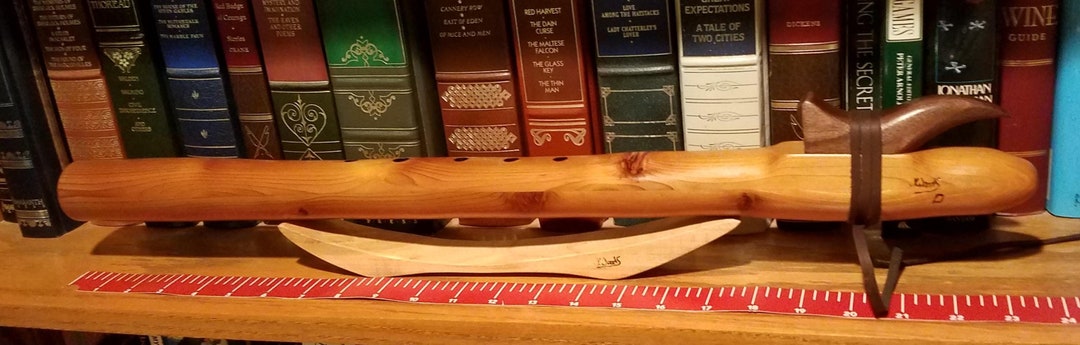 Low D Cedar Mid Sized Native American Style Flute, 24", Ergonomic for ...