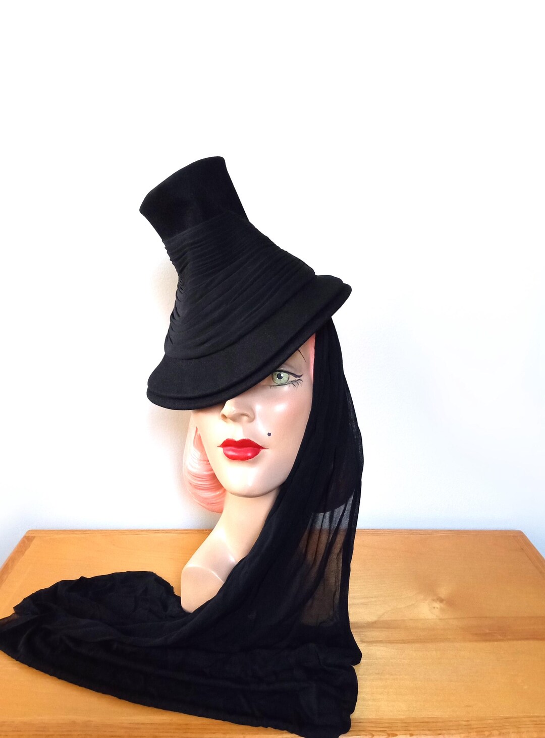 Vintage 1940's Black Felt Tilt Hat W/wimple~ - Etsy