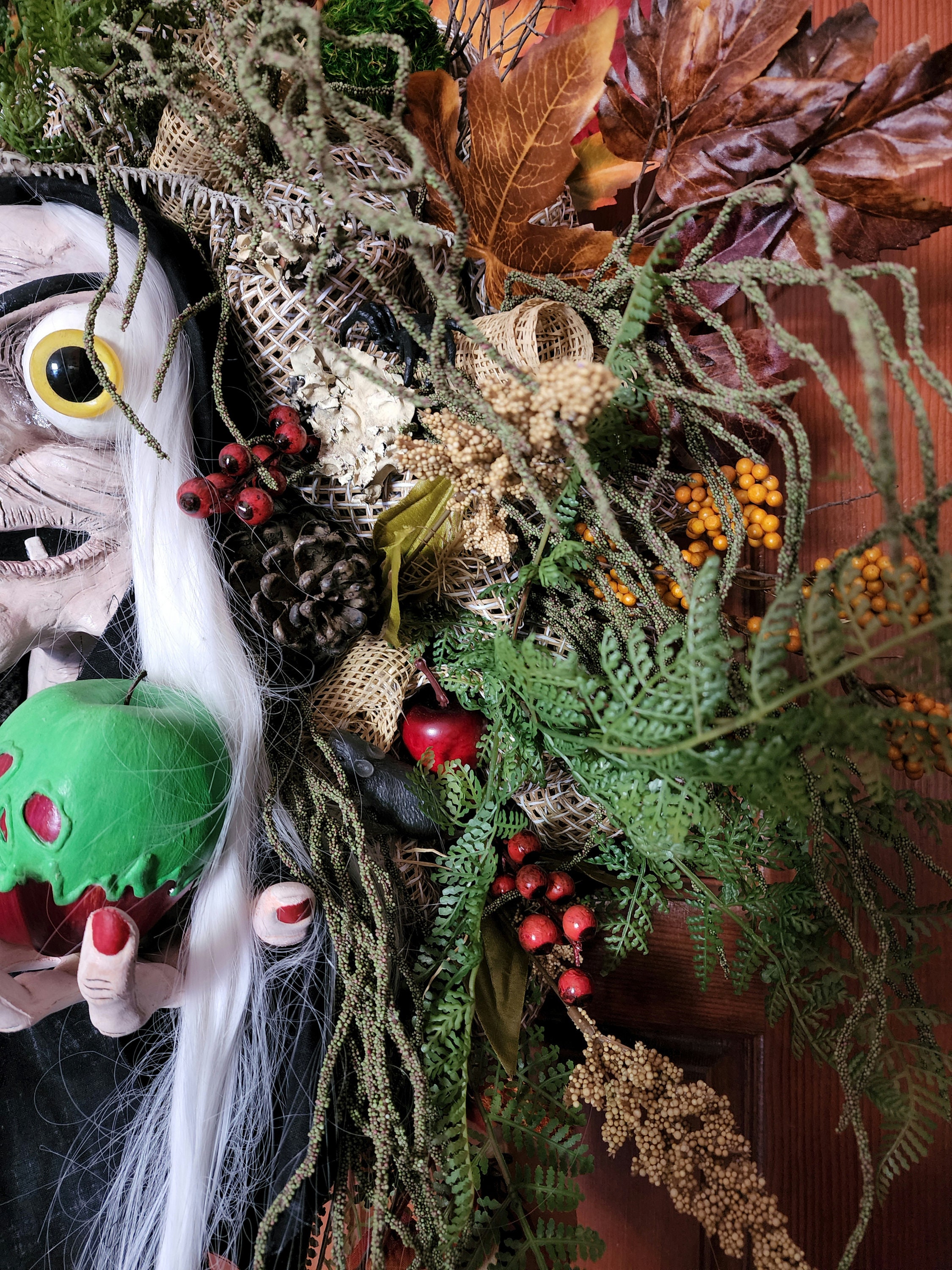 Posion Apple Wreath - Etsy