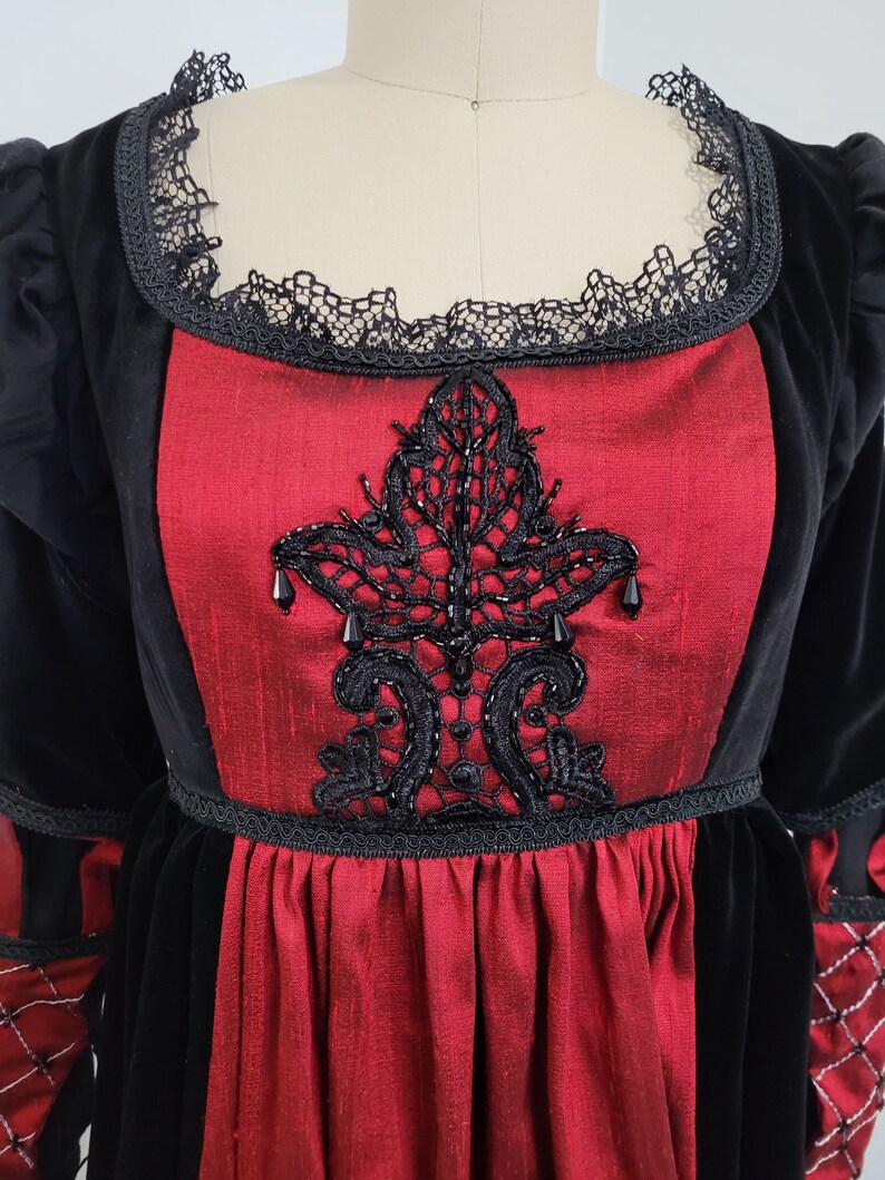 Dark Renaissance Dress. - Etsy
