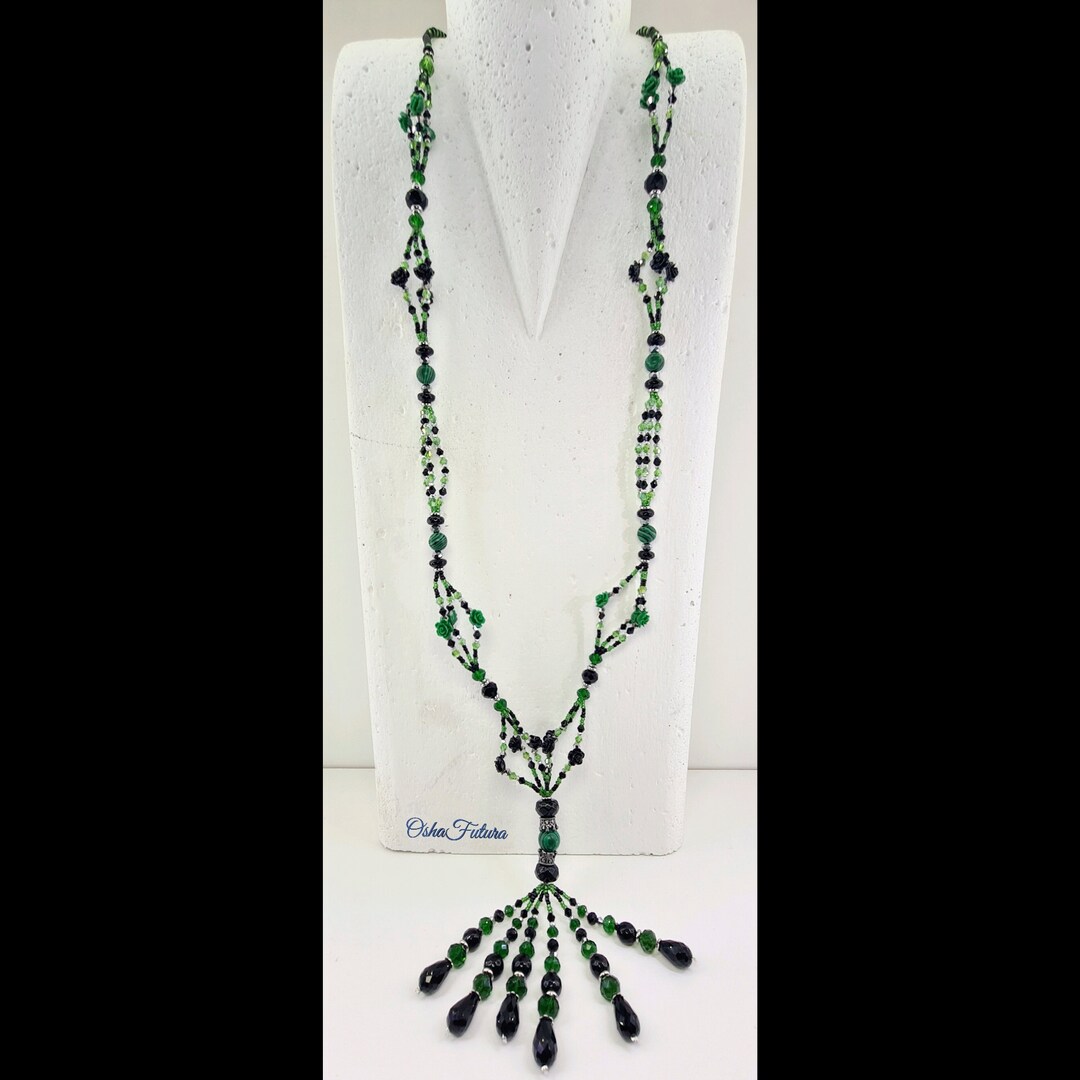 Oggun 53. Collar Ceremonial Del Orisha Ogun Para Iyaworaje Con Flores ...