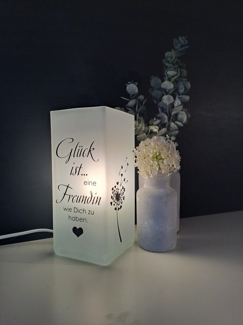 Lampe mit Spruch, Glück ist..., Tischlampe, Spruch, Deko, Wohnaccessoires, Geschenk, Lampe ...