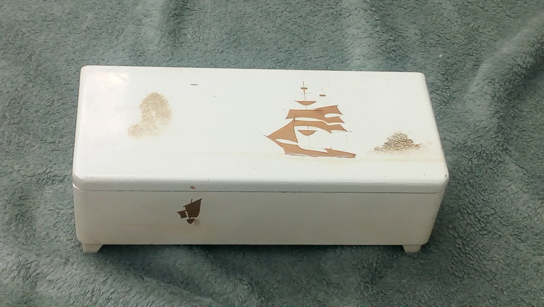 Vintage Japanese Jokiwa Musical Jewellery Box Cream Lacquer With Gold ...