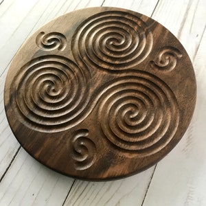 Celtic Spiral Finger Labyrinth - Triskele Continuous Prayer Hand ...