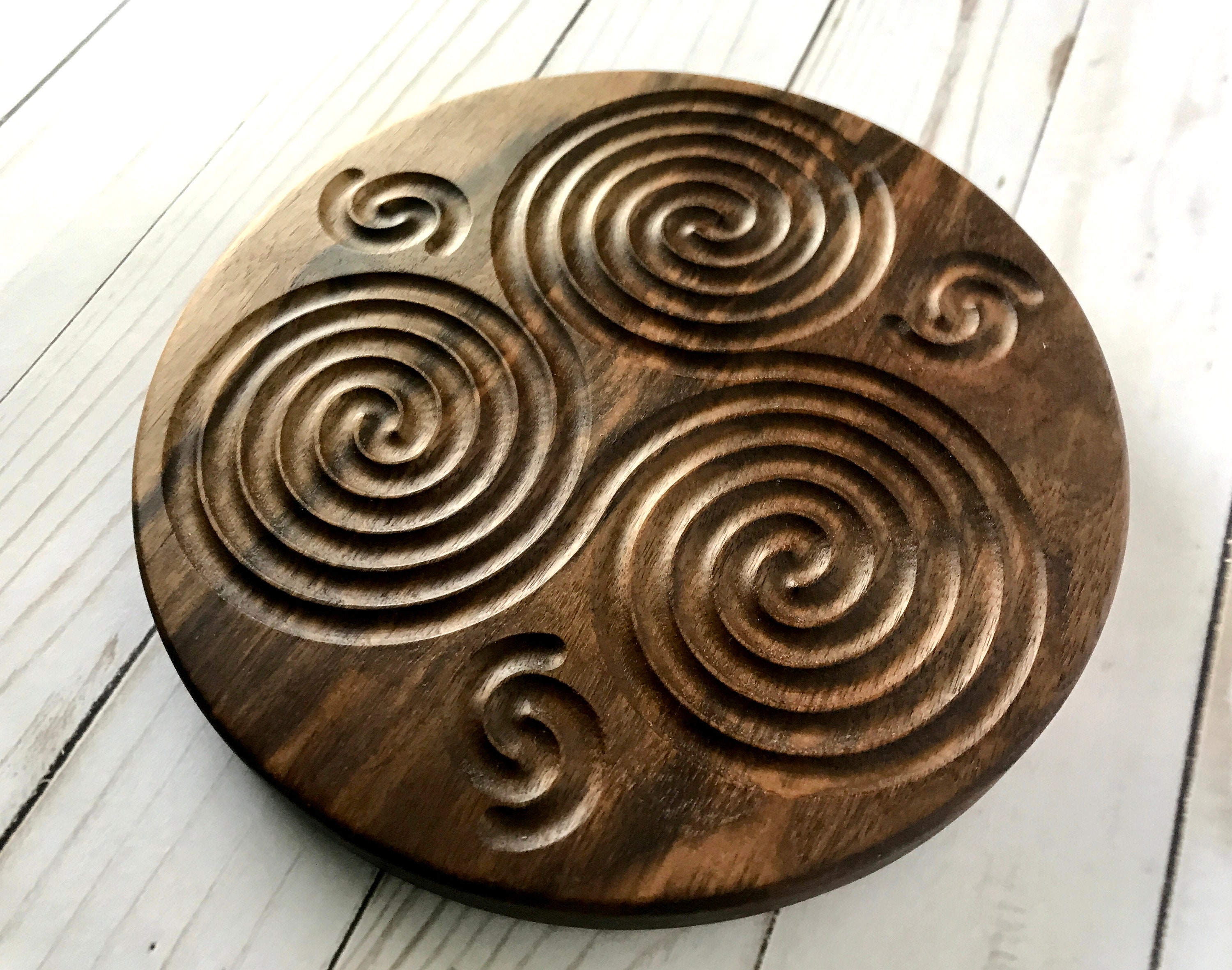 Celtic Spiral Finger Labyrinth - Triskele Continuous Prayer Hand ...