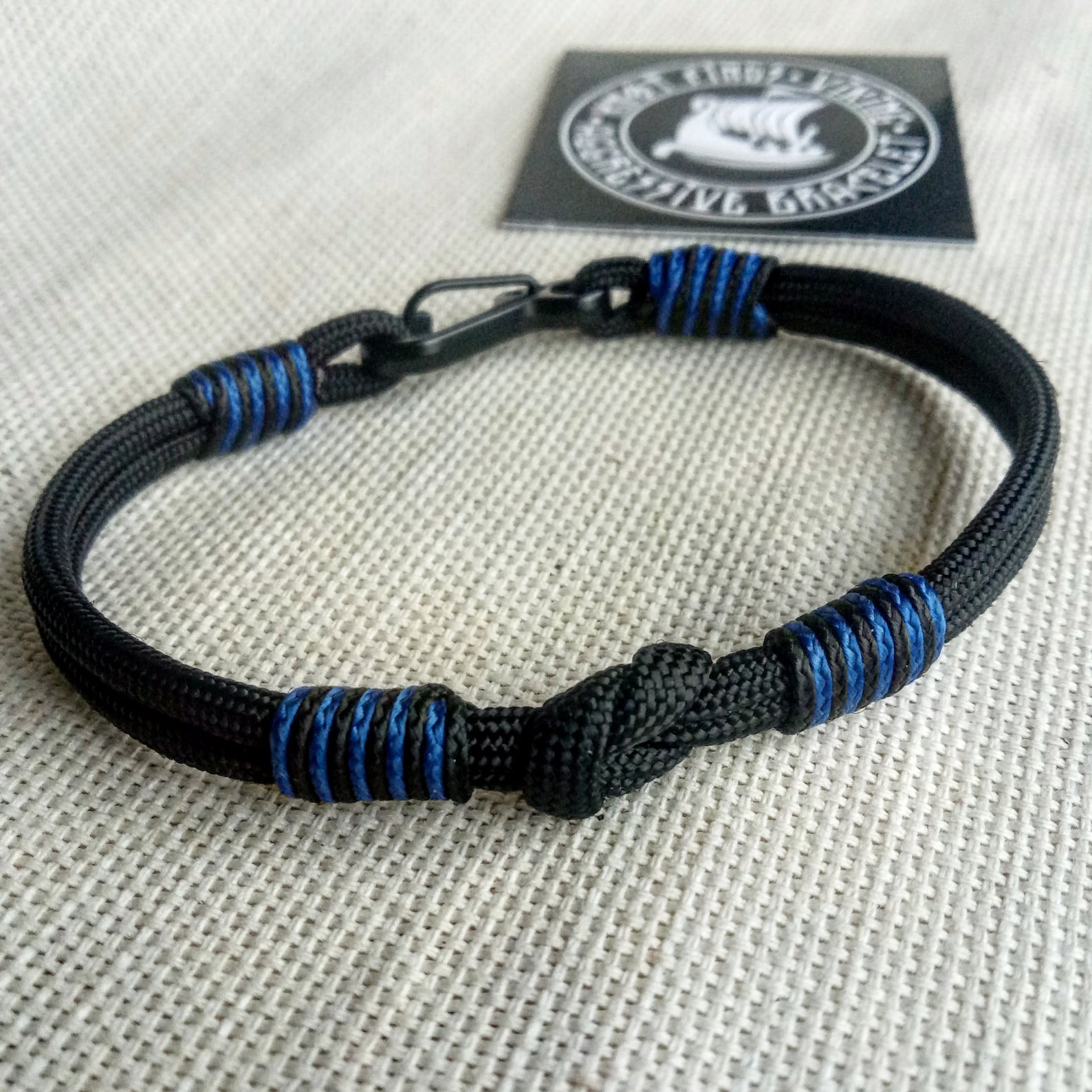 Thin Military Bracelet Made of Paracord and Carabine for Men. | Etsy