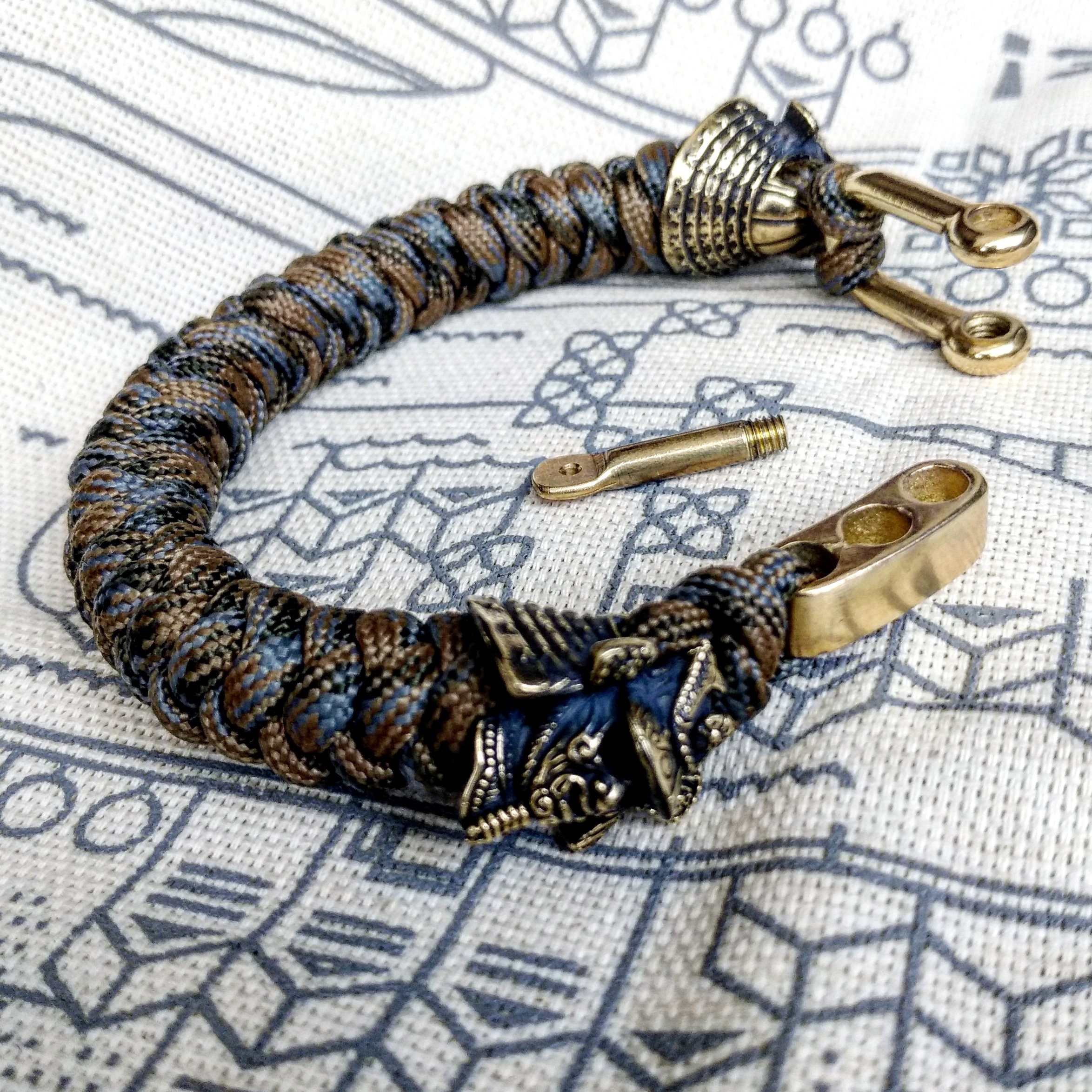 Custom Bracelet samurai Made of Paracord and - Etsy