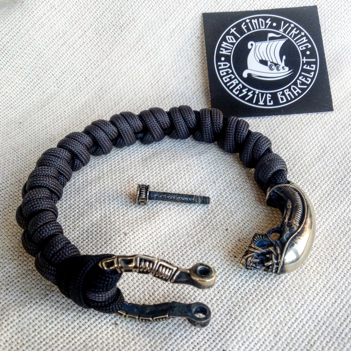 Paracord bracelet ALIEN. Celtic knot and parachute | Etsy