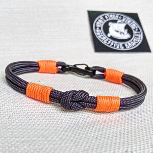 Thin Paracord Bracelet. Bangle Rope Made of Paracord and Carabine for ...