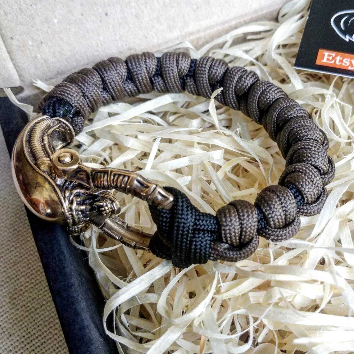 Paracord Bracelet "alien". Celtic Knot and Parachute Cord. - Etsy