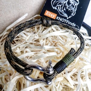 Army Camouflage Bangle Rope Made of Paracord and Celtic Knots. Stylish ...
