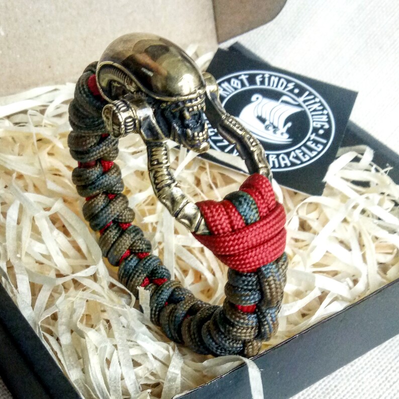 Paracord bracelet ALIEN. Celtic knot and parachute | Etsy