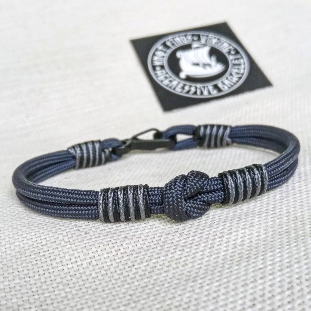 Nautical Navy Blue Paracord Bracelet With a Carbine. Accessory for Boat ...