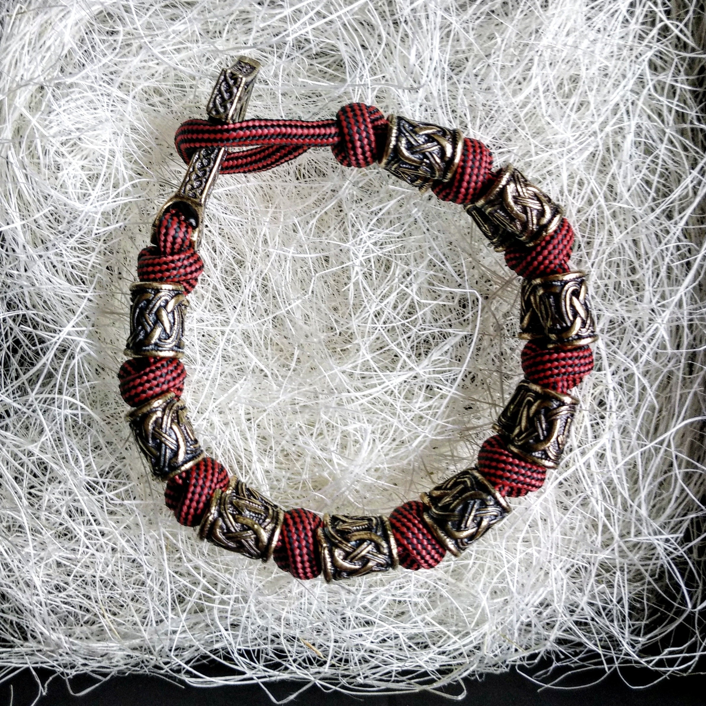 Viking Paracord Bracelet: Thor's Hammer Clasp, Runes Teyvaz & Algiz - Etsy