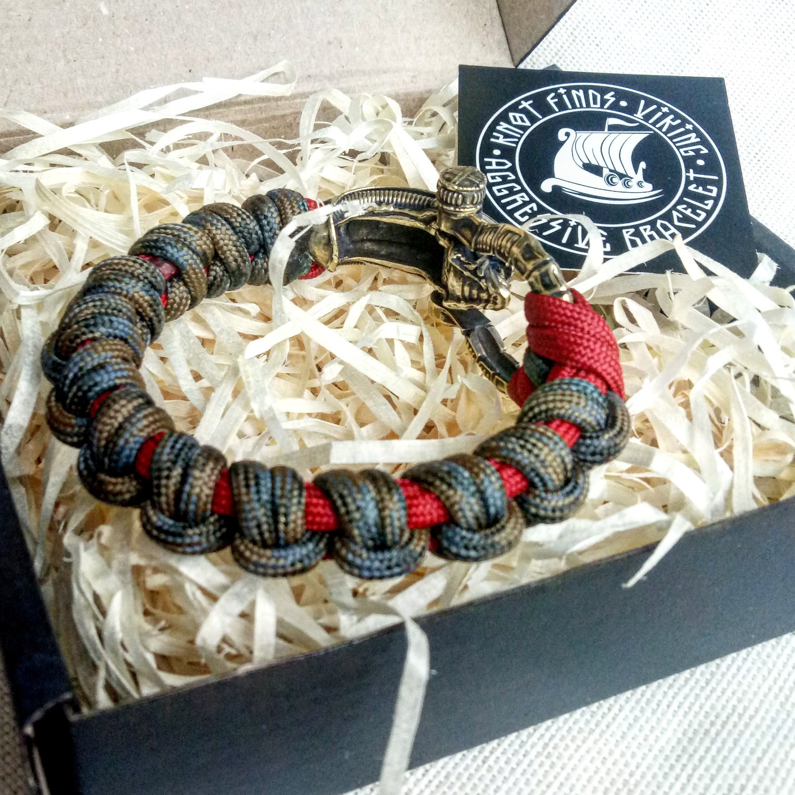 Paracord bracelet ALIEN. Celtic knot and parachute | Etsy