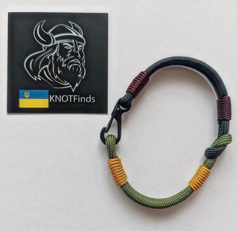 Thin Paracord Bracelet. Luxury Color of the Bracelet. Enchanting Mood ...