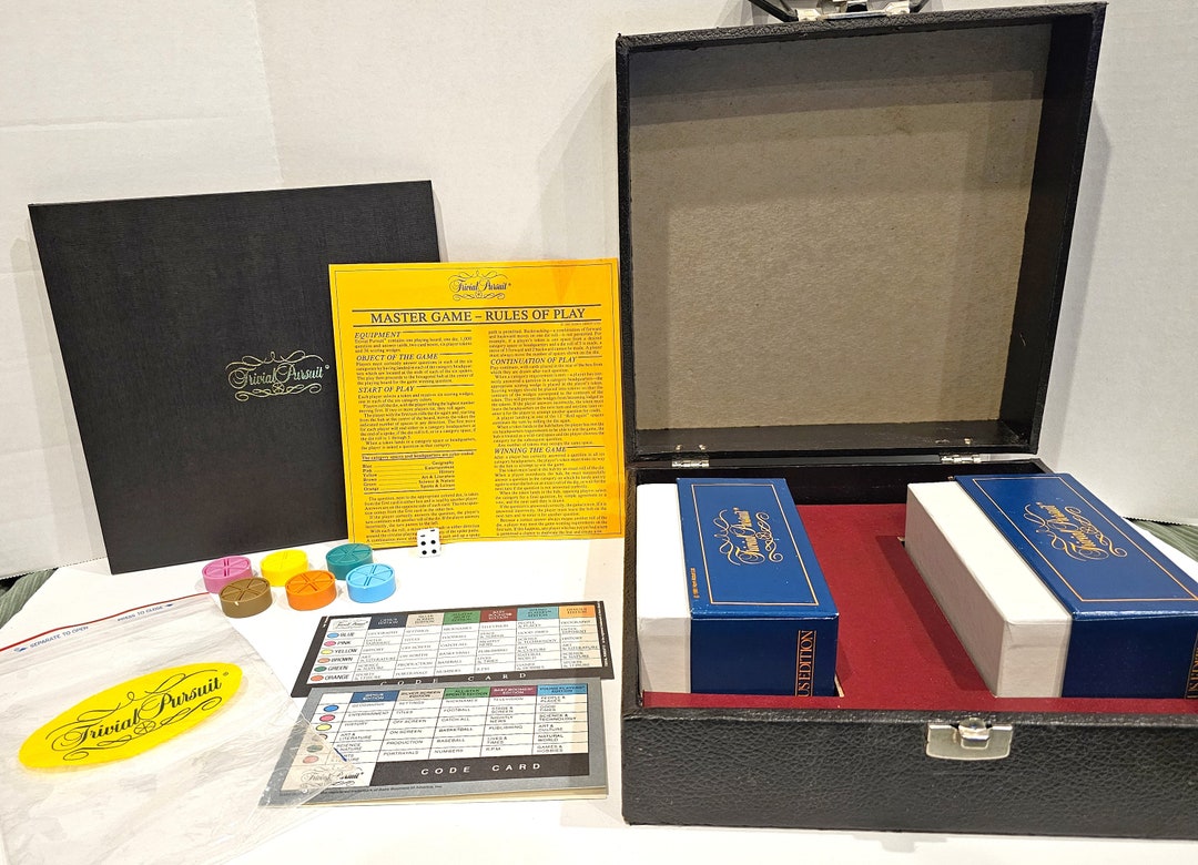 Trunk for Trivia Trivial Pursuit Master Game Vintage 80's 1981 Genus ...