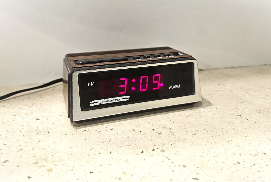 Vintage Americana Digital Alarm Clock Model 1933 Red LED Simulated Wood ...