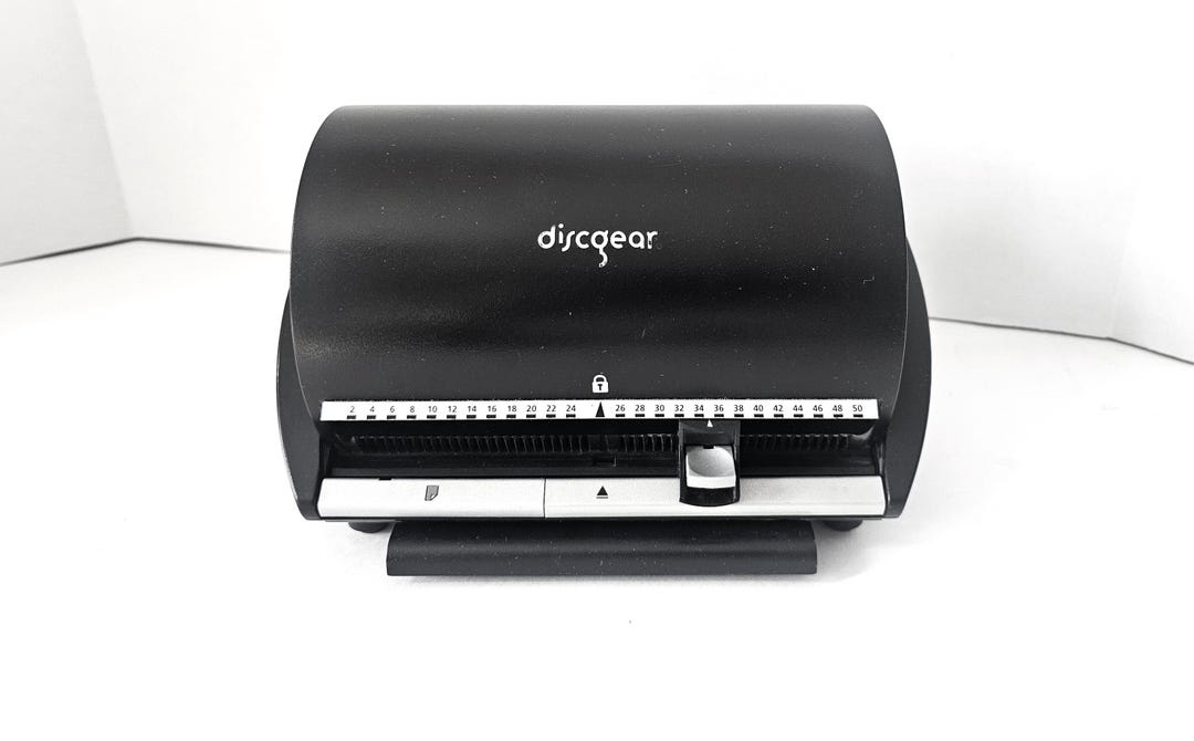 Discgear 50 CD / DVD Disc Media Storage Holder Selector Hard Case Disc ...