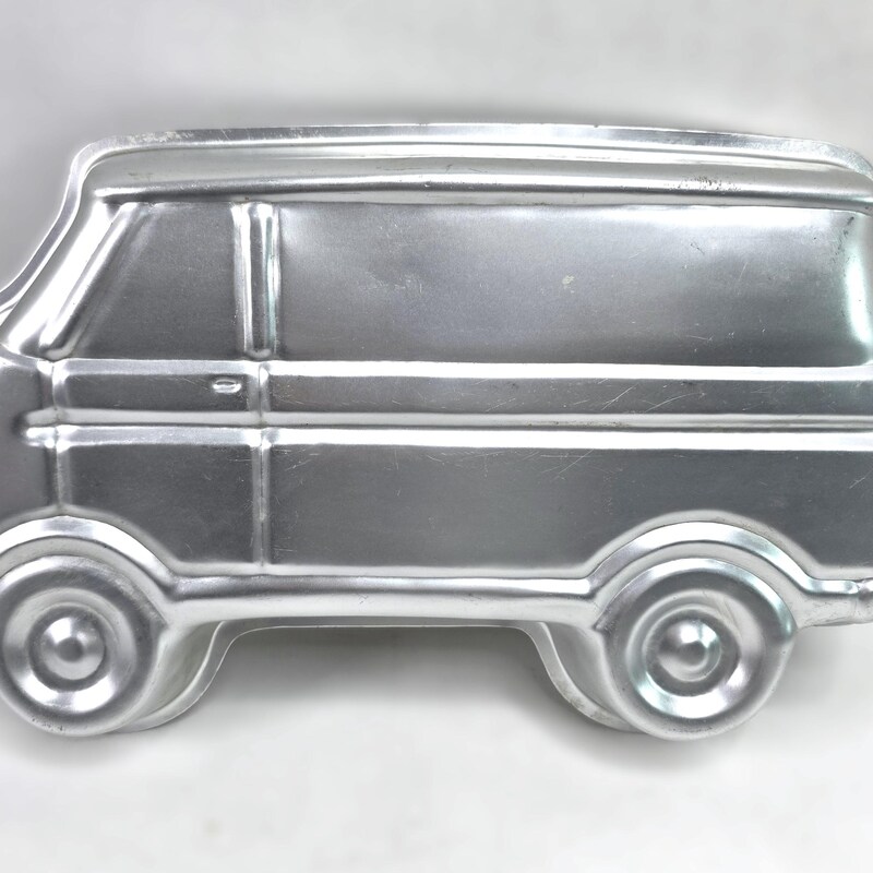 Vintage Cake Tin - Etsy
