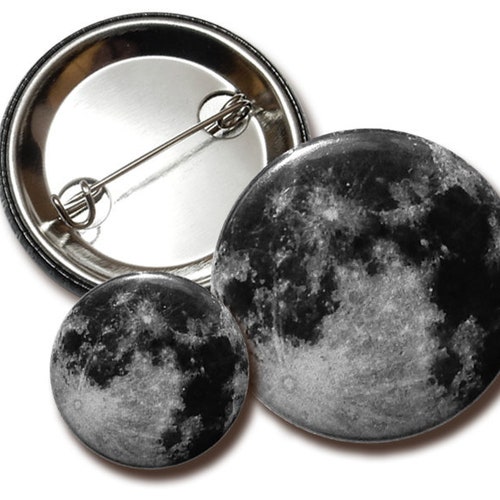 True Neutral RPG Alignment 1.25 Enamel Pin | Etsy