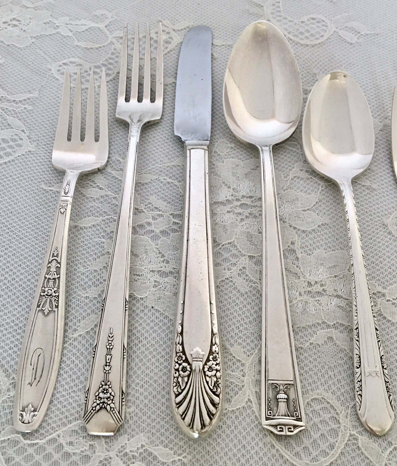 Mismatched Silverplate 5-pc.place Settings/grille/viande Style/flatware ...