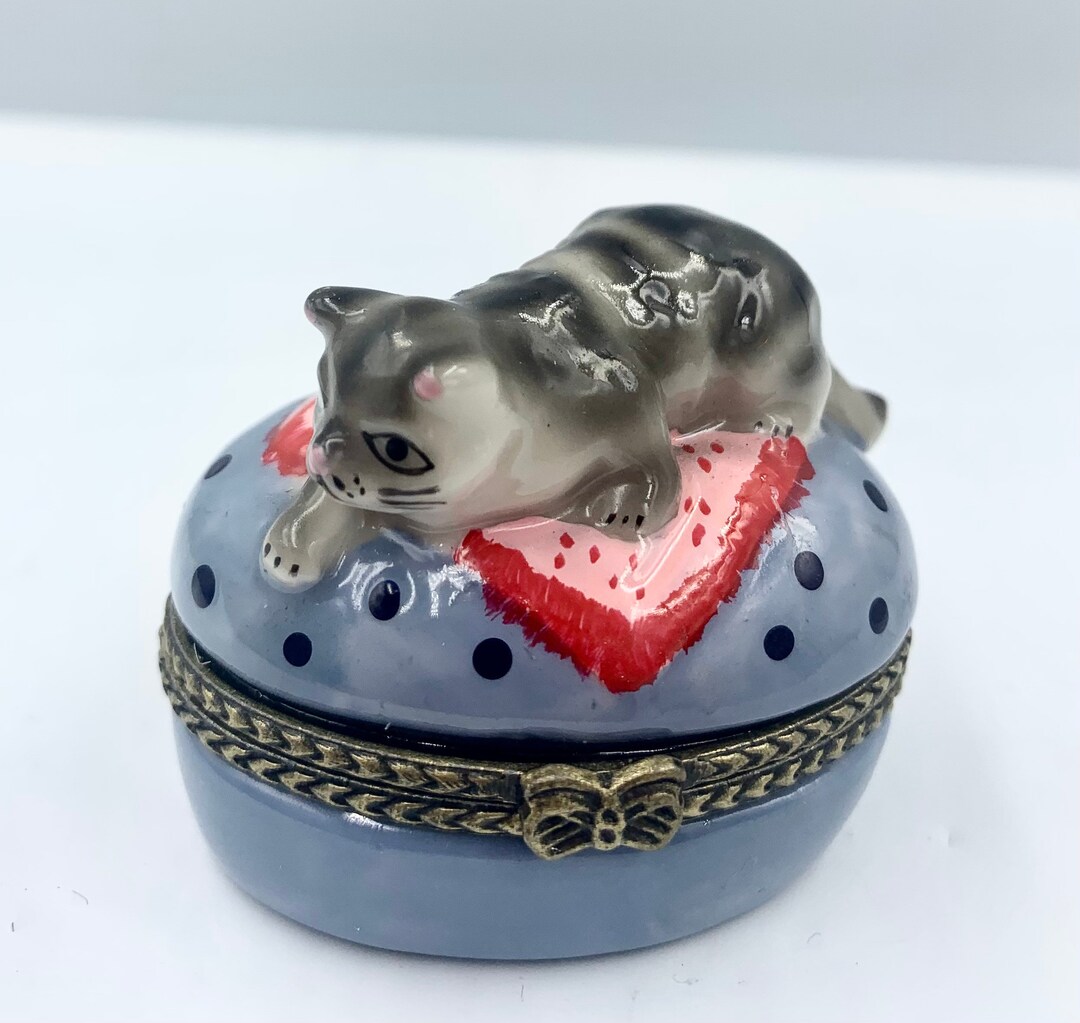 Ceramic Cat Kitten Trinket Box With Fish and Mouse Miniatures Inside - Etsy
