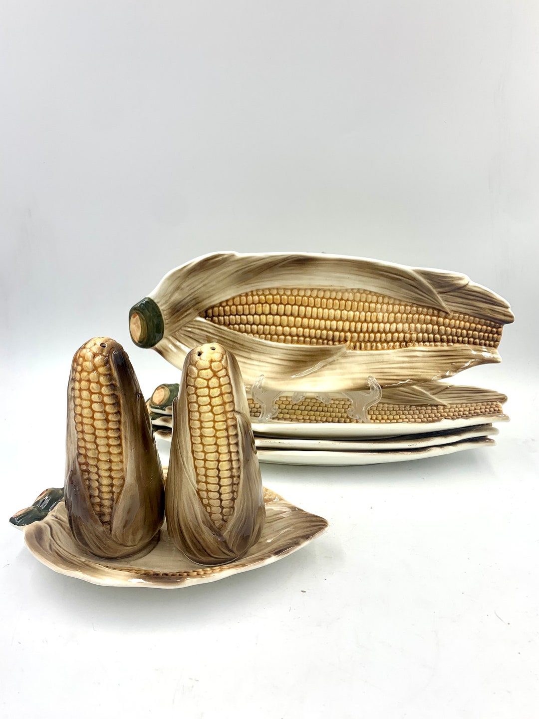 4 Vintage Embassy Corn Plates With Matching 3 Piece Salt Pepper and ...