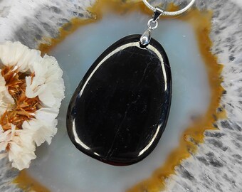 Whitby Jet & Gold. Whitby Jet Pendant. Dainty Pendant. Perfect - Etsy