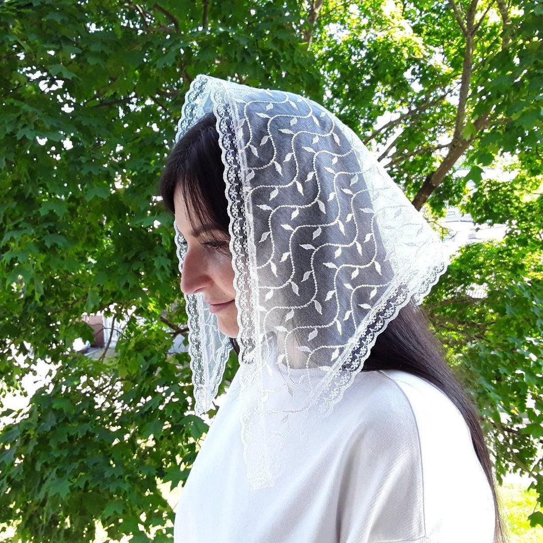 Traditional Catholic Lace Mantilla Chapel Veil for Mass/ Cathedral Head ...