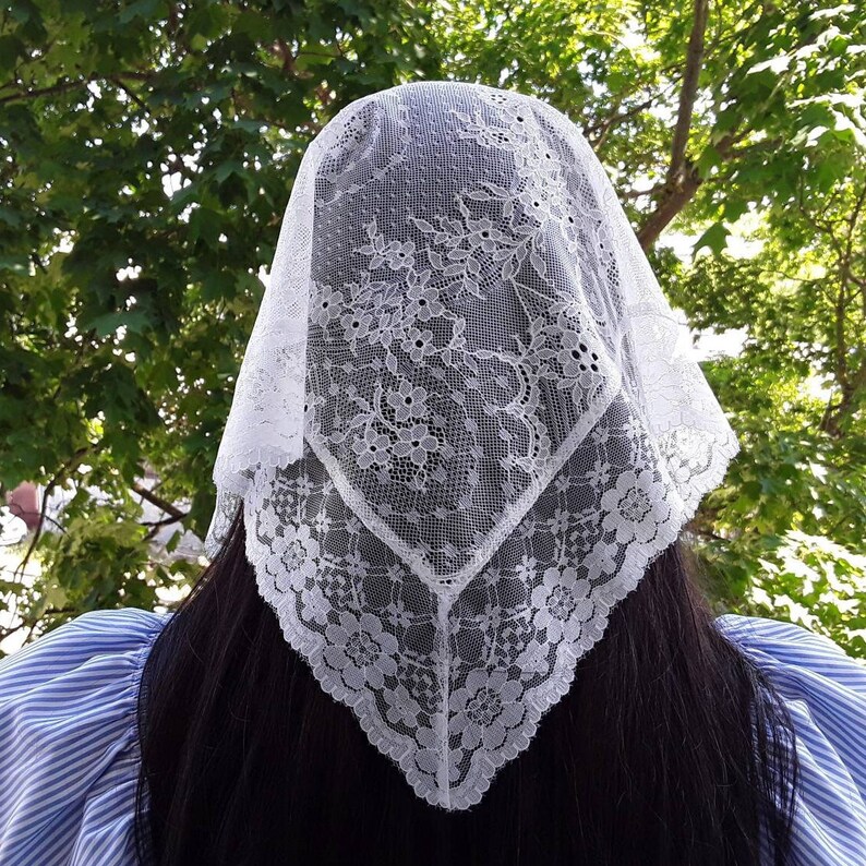 Lace Chapel Veil Mantilla: Off-white Triangle Head Covering, Orthodox ...