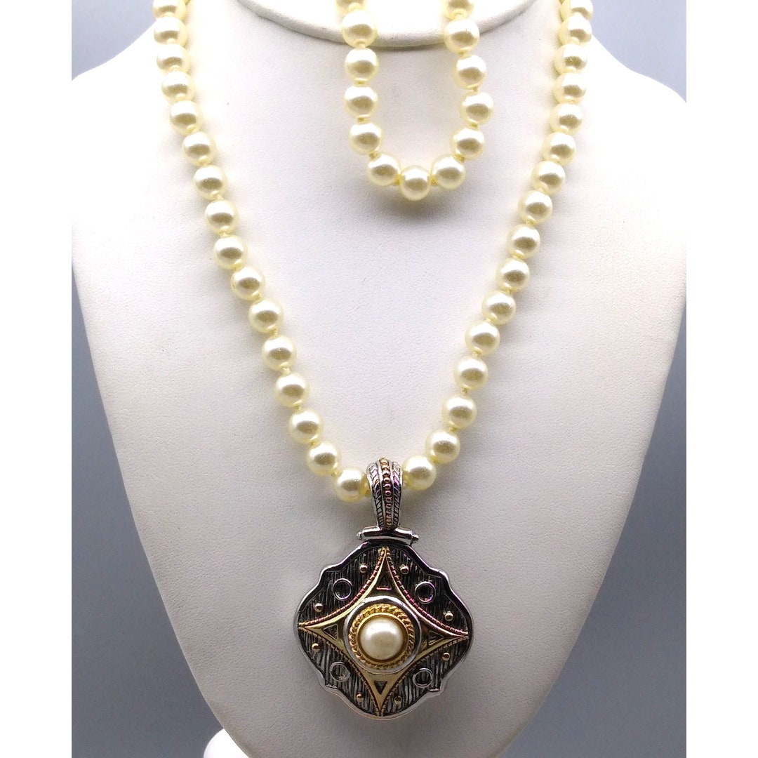 Elegant Enhancer Pendant Pearl Parure, Lustrous Knotted Glass Pearl ...