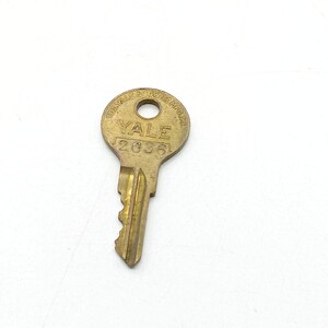 Vintage Yale and Towne Brass Key 2036 43 - Etsy