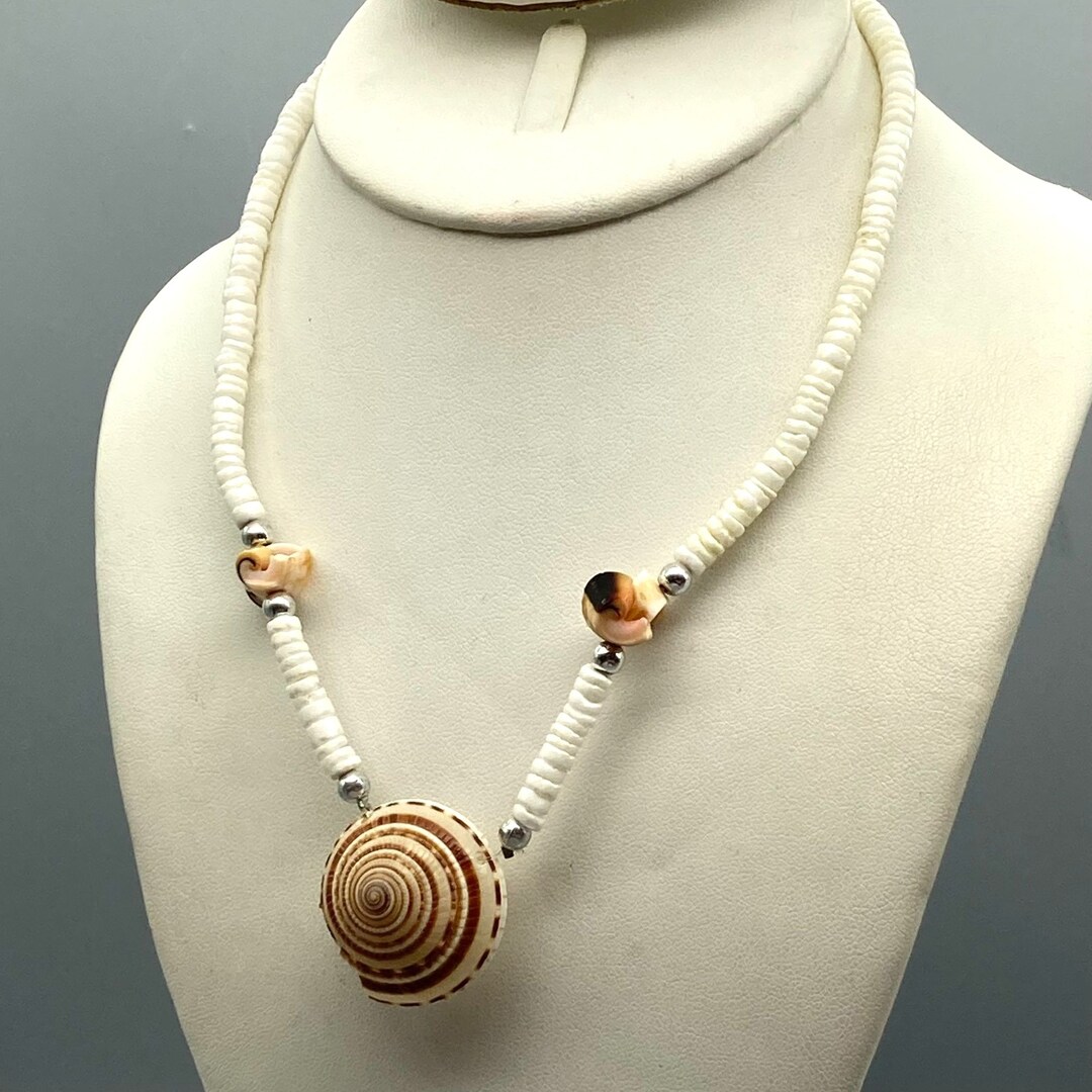 Retro Seashell Heishi Choker With Snail Shell Pendant and Sliced Beads ...