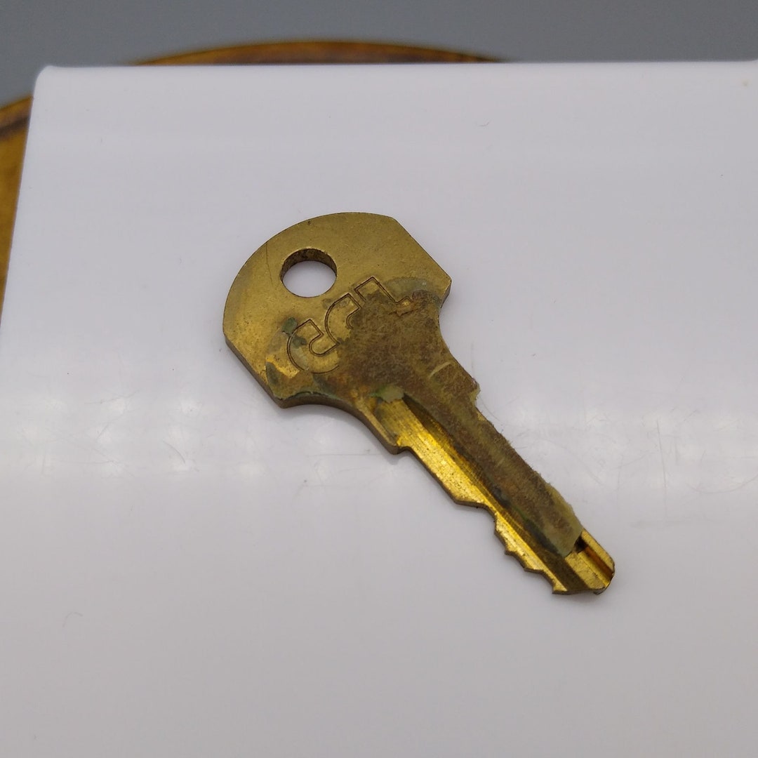 Vintage CCL Key Brass AUE 547 - Etsy