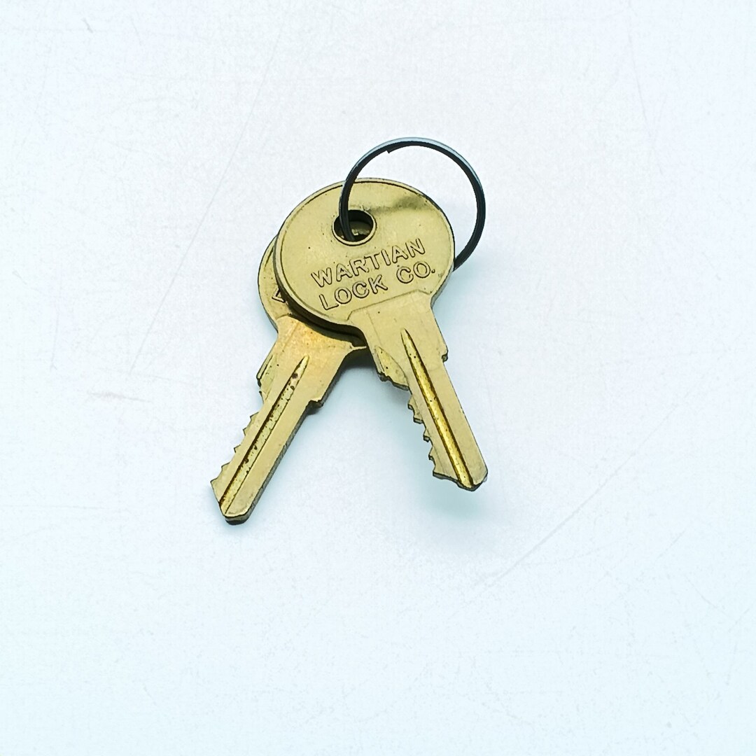 Vintage Pair Wartian Brass Key HL214 - Etsy