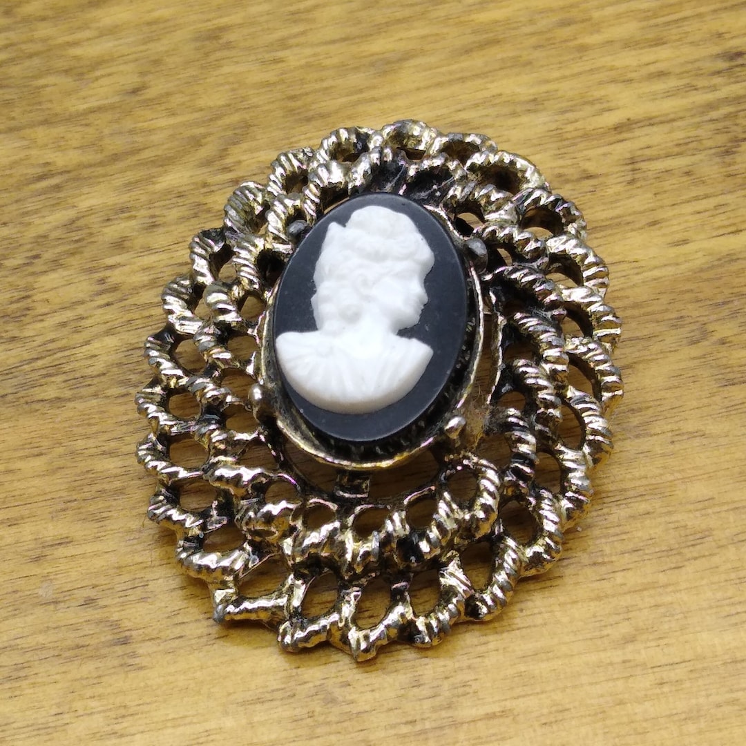 Vintage Black and White Cameo Brooch Elegant Victorian Style - Etsy
