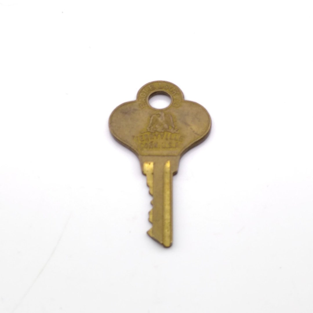 Vintage Eagle Lock Key, Terryville Brass 76P153 - Etsy