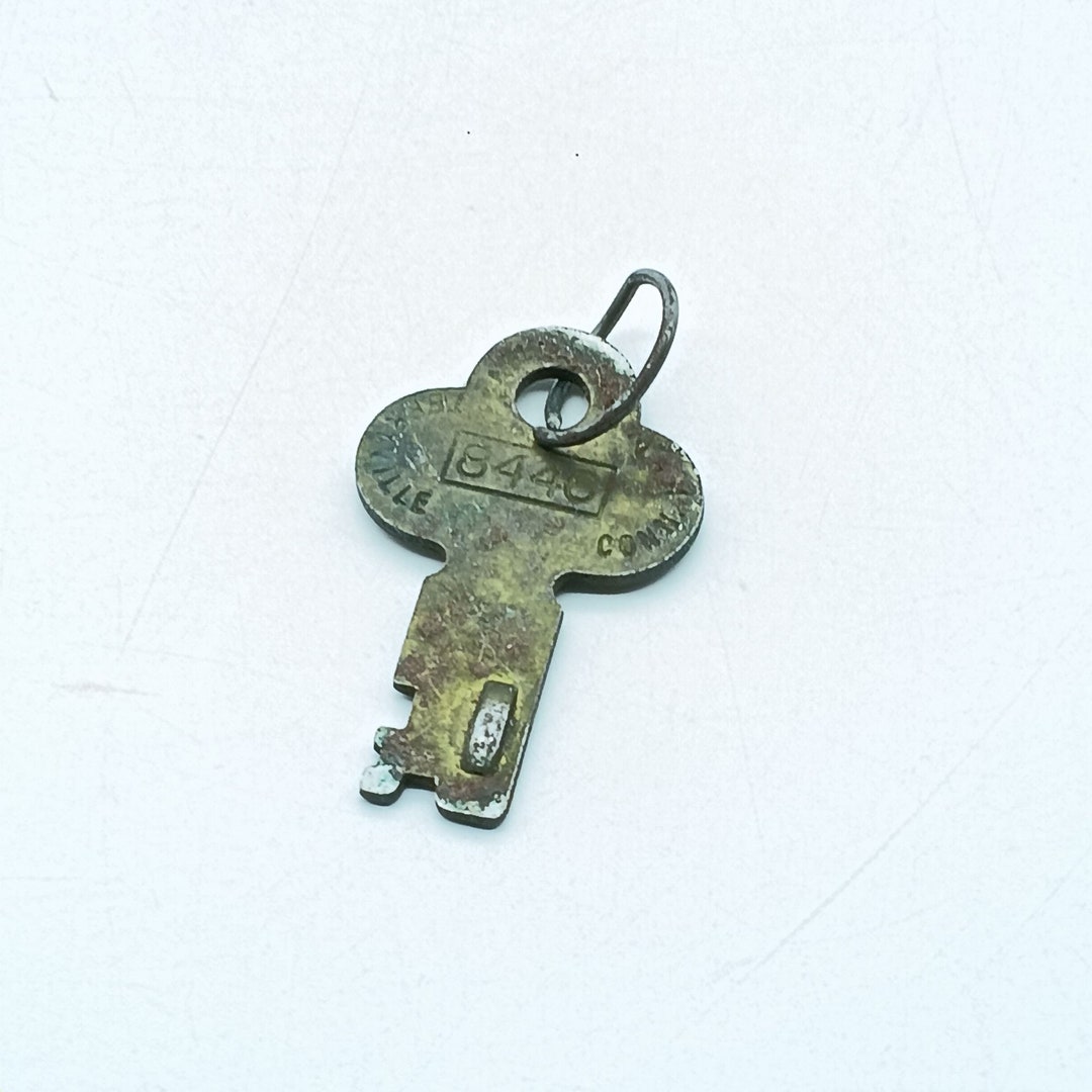 Vintage Eagle Lock Key, Terryville Antique Flat 8446 - Etsy