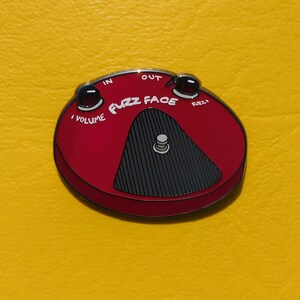 Fuzz Face Guitar Effects Pedal Enamel Pin Badge, Hard Enamel Pin 35mm ...