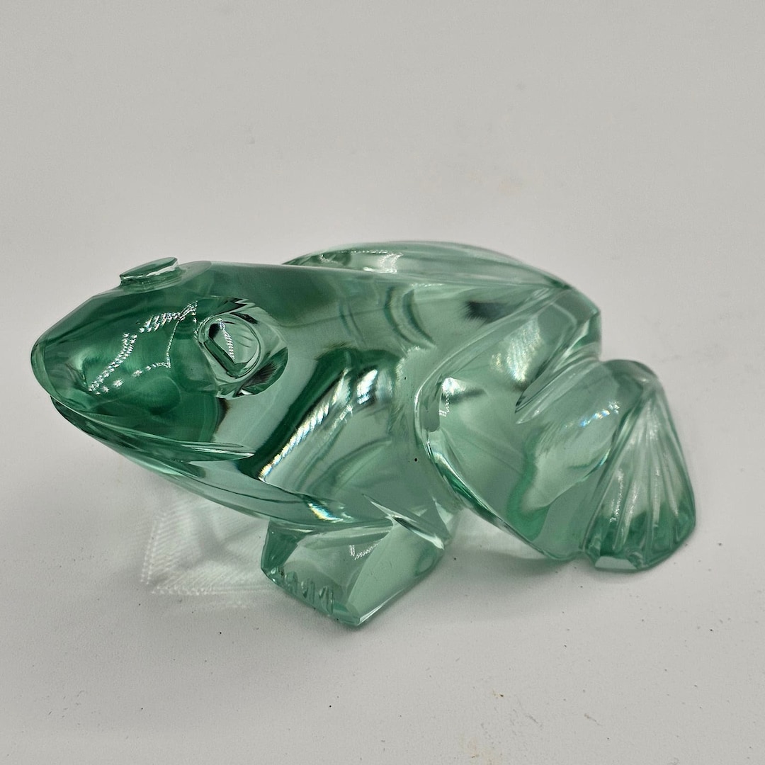 Light Green Vintage Frog Glass Paperweight - Charming Garden Decor ...