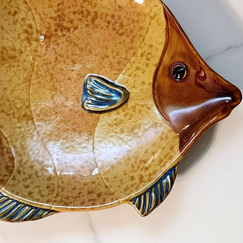 Vintage Ceramic Fish Wall Hanging Brown & Tan Round Pottery Fish Beach ...