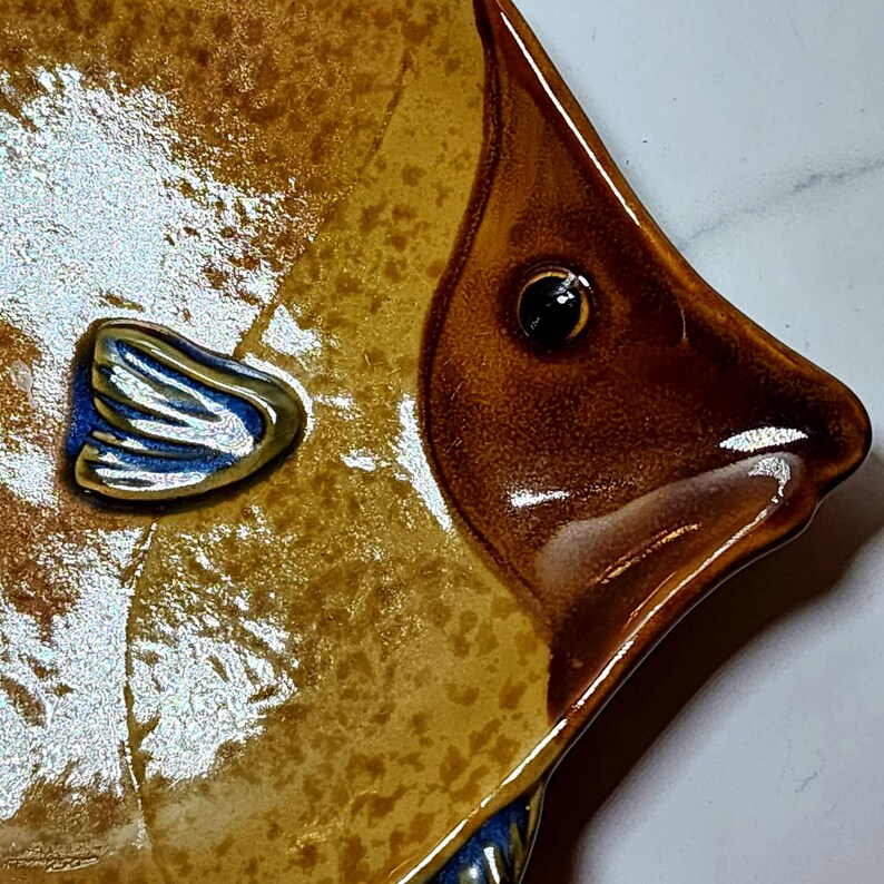 Vintage Ceramic Fish Wall Hanging Brown & Tan Round Pottery Fish Beach ...