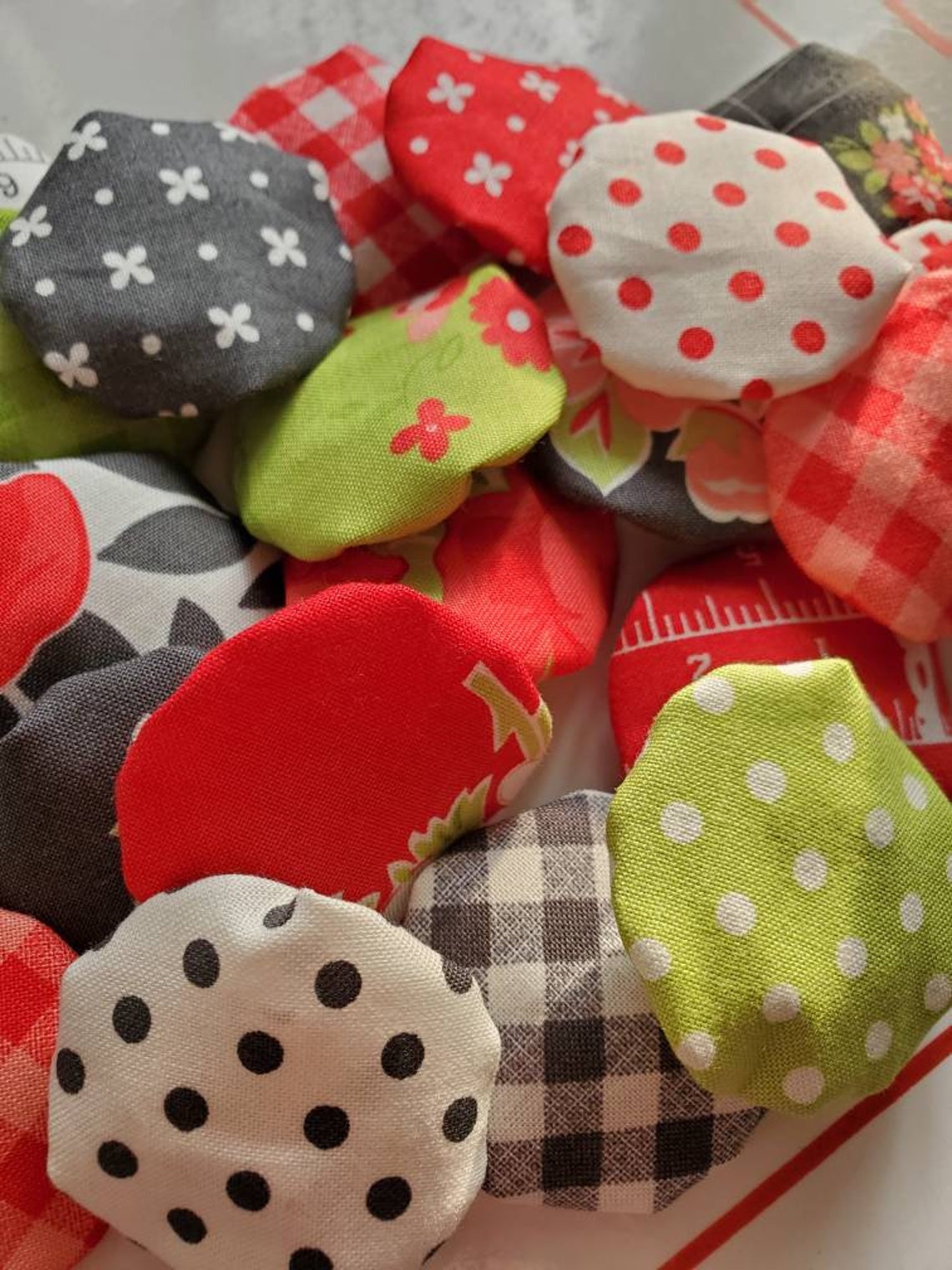 Yo-yos, Suffolk Puffs, Little Snippets, Moda Fabric, Fabric Circles - Etsy