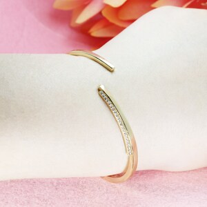 14K Yellow Gold Diamond Bangle Bracelet - Curved Design Diamond Yellow ...