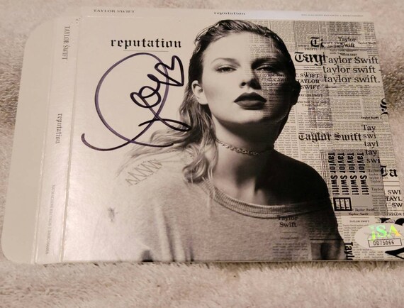 Taylor Swift Autograph On Paper