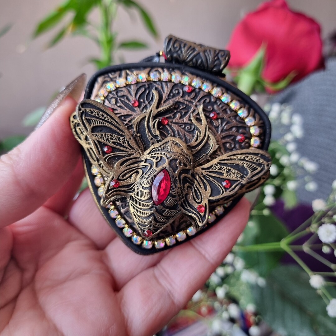 Whimsical Wings: Artisan-crafted Cicada Pendant, a Symbol of Resilience ...