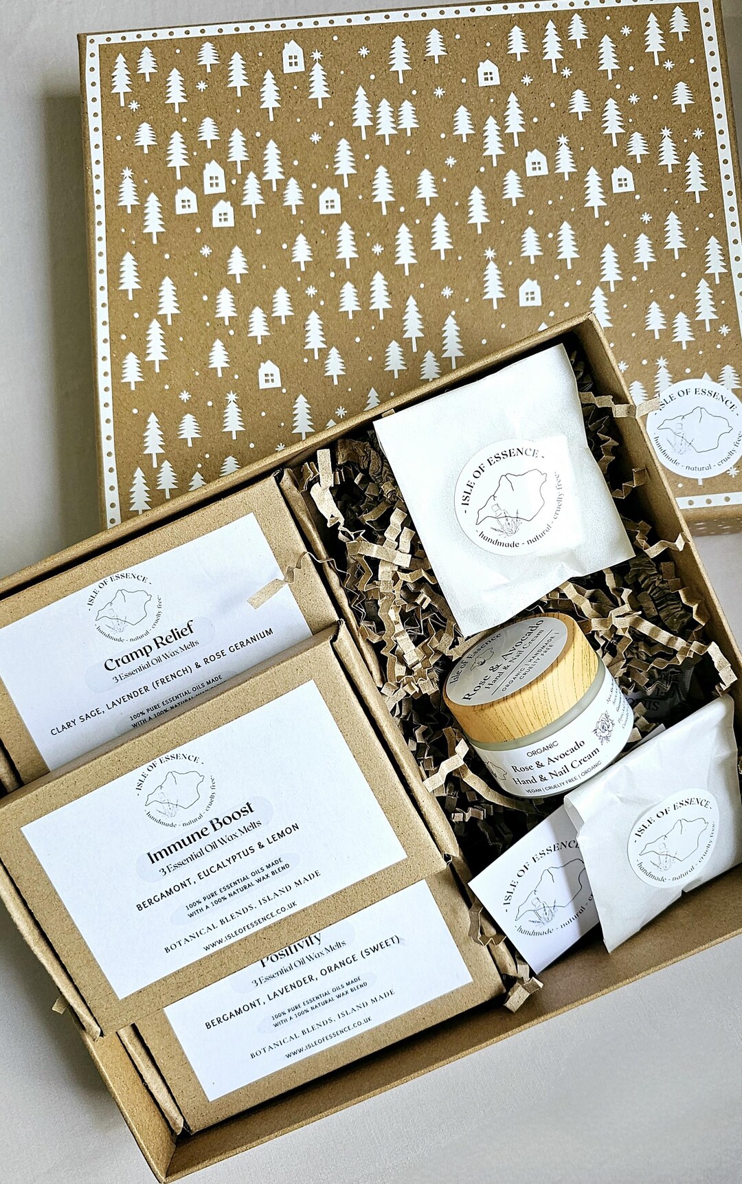 Isle of Essence Christmas Gift Box | Essential Oil Wax Melts & Organic ...