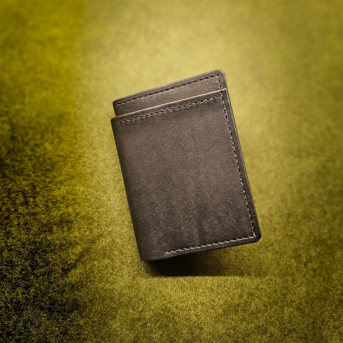 Handmade Leather Bi Fold Card Holder / Minimalist Wallet - Etsy